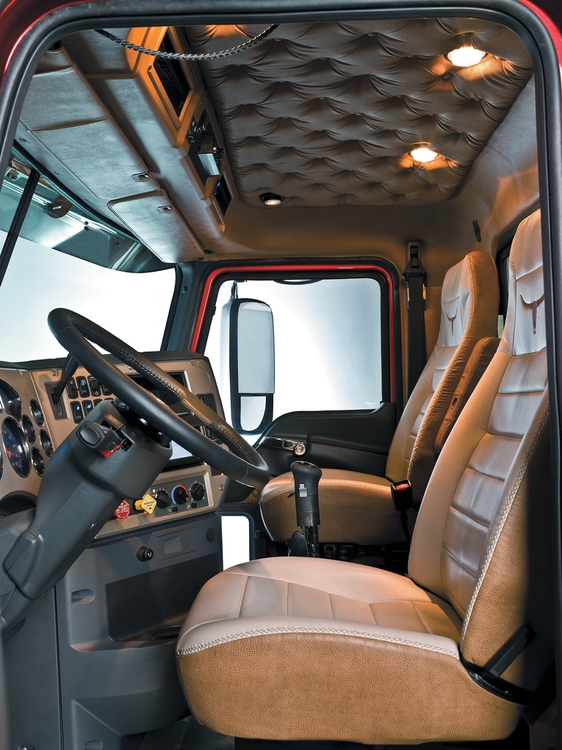 Mack TITAN 64" High-rise Sleeper Cab ISX 550 8x6 Technische Daten ...
